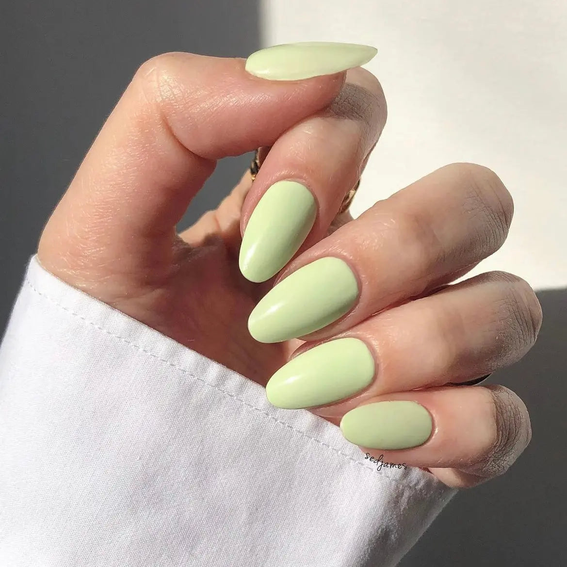 PISTACHIO - SEMICURED UV GEL NAIL STICKER KIT NG200067 - Quinnas